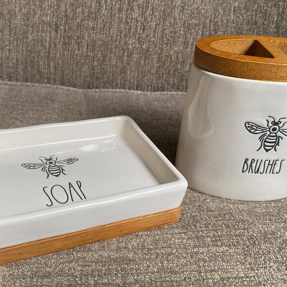 Rae Dunn | Bath | Rae Dunn Ceramic Wood Bee Soap Dish Bee Brushes ...